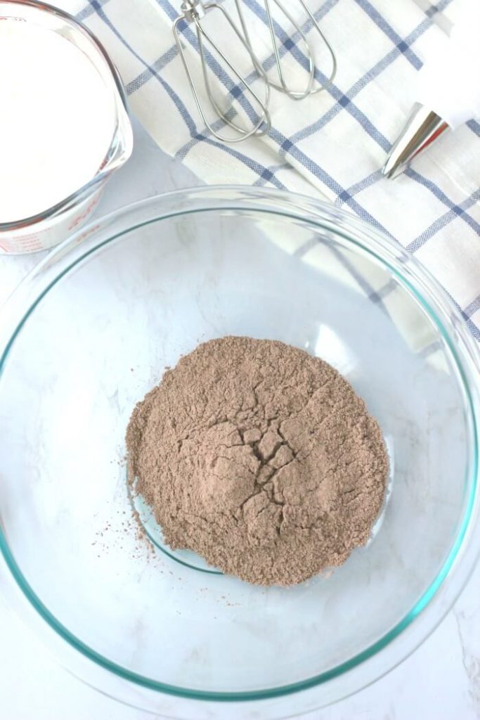 Chocolate Mousse {Two Ingredients!} - Mama Loves Food