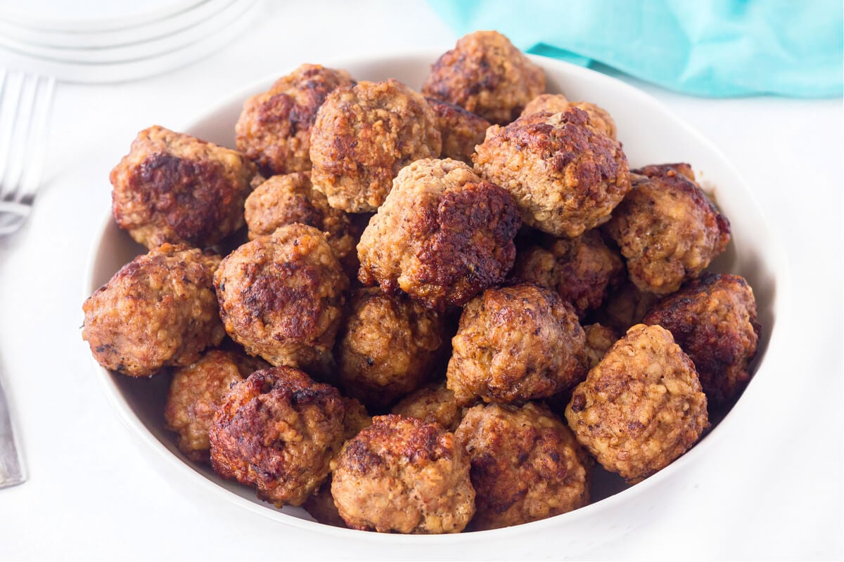 Meatball Recipe - Mama Loves Food