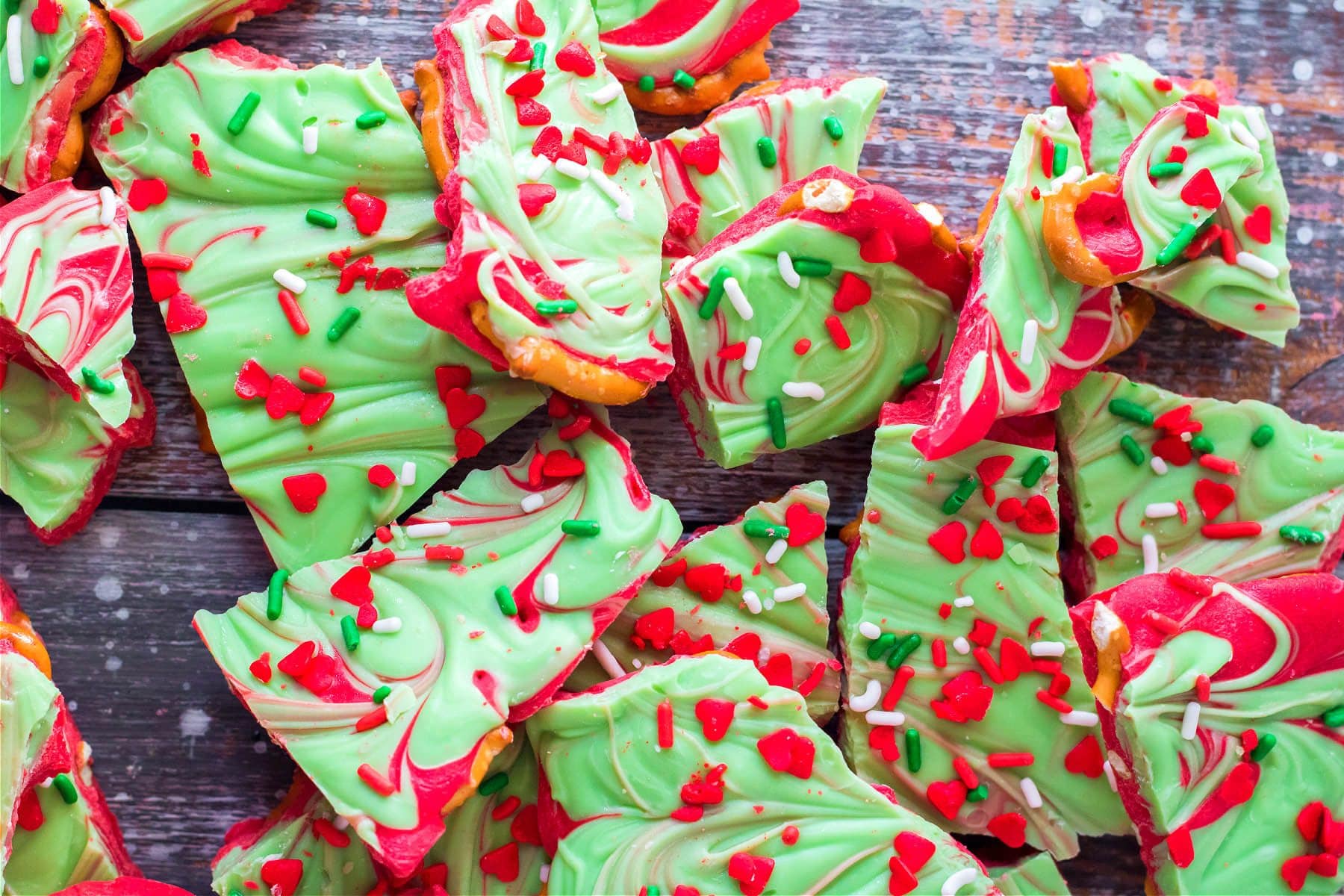 Christmas Bark - Mama Loves Food