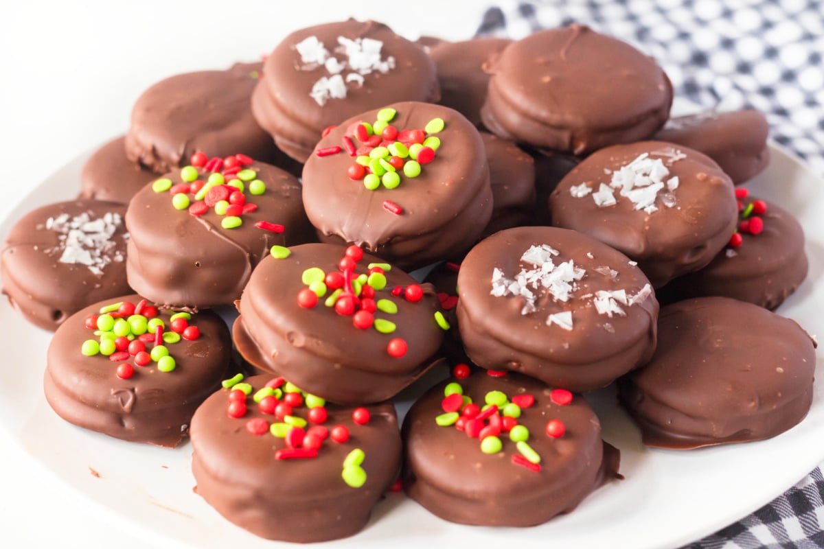 Ritz Cracker Cookies - Mama Loves Food